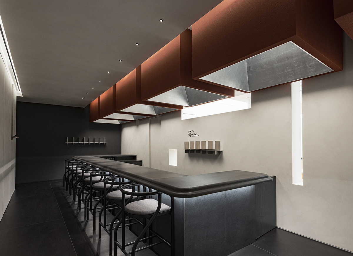 YINJISPACE - Labotory x Stage By Godiva